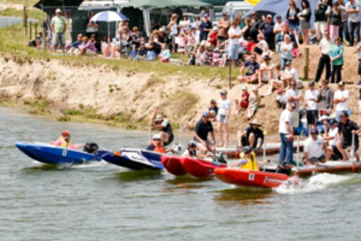 SunLive - Wacky bathtub races in Whitianga - The Bay's News First