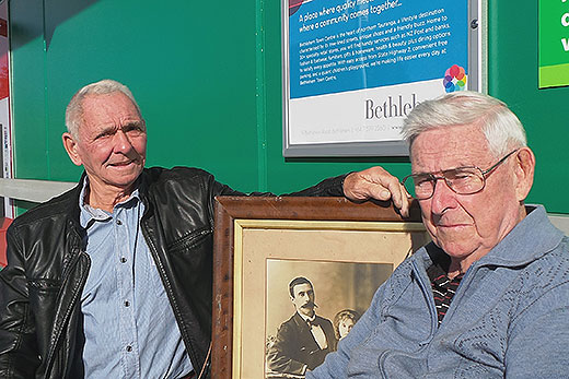 SunLive - Athol reunited with lost photo - The Bay's News First