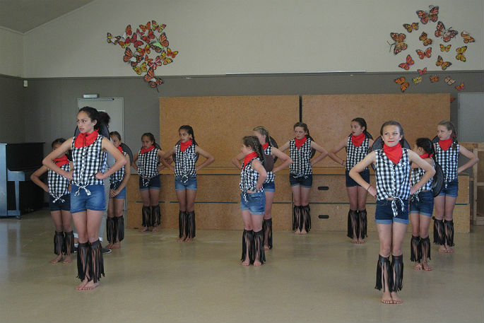 SunLive - Jump jamming cowgirls - The Bay's News First