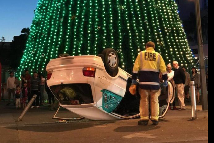 SunLive - Driver crashes into Christmas tree - The Bay's News First