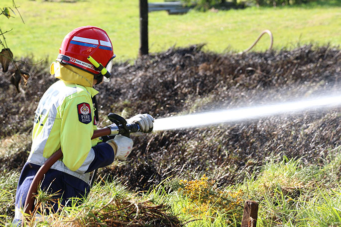 SunLive - NZ firefighters help battle blazes in Queensland - The Bay's ...