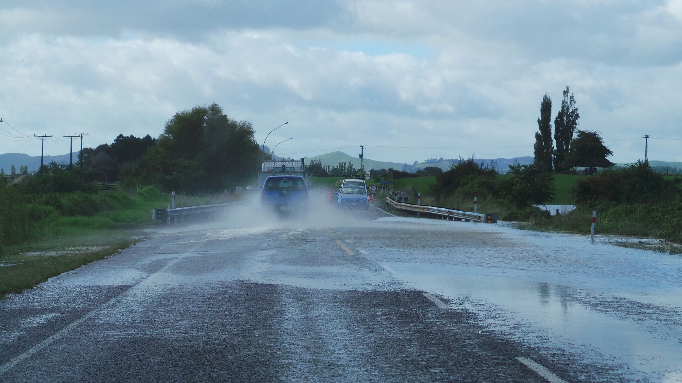 SunLive - EBOP flooding pics + video - The Bay's News First