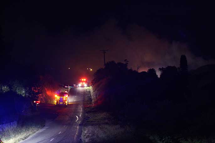 SunLive - Scrub fire near Tauranga highway - The Bay's News First